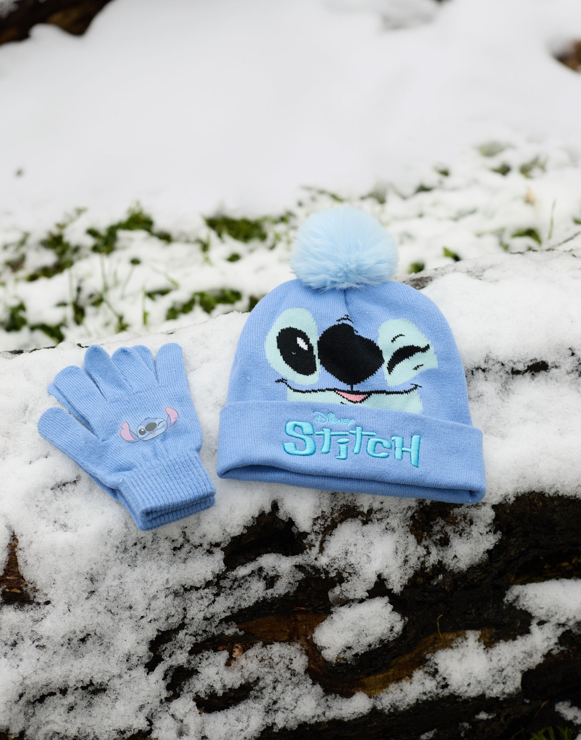 Disney Lilo & Stitch Girls Beanie Hat & Gloves Set — Vanilla Underground