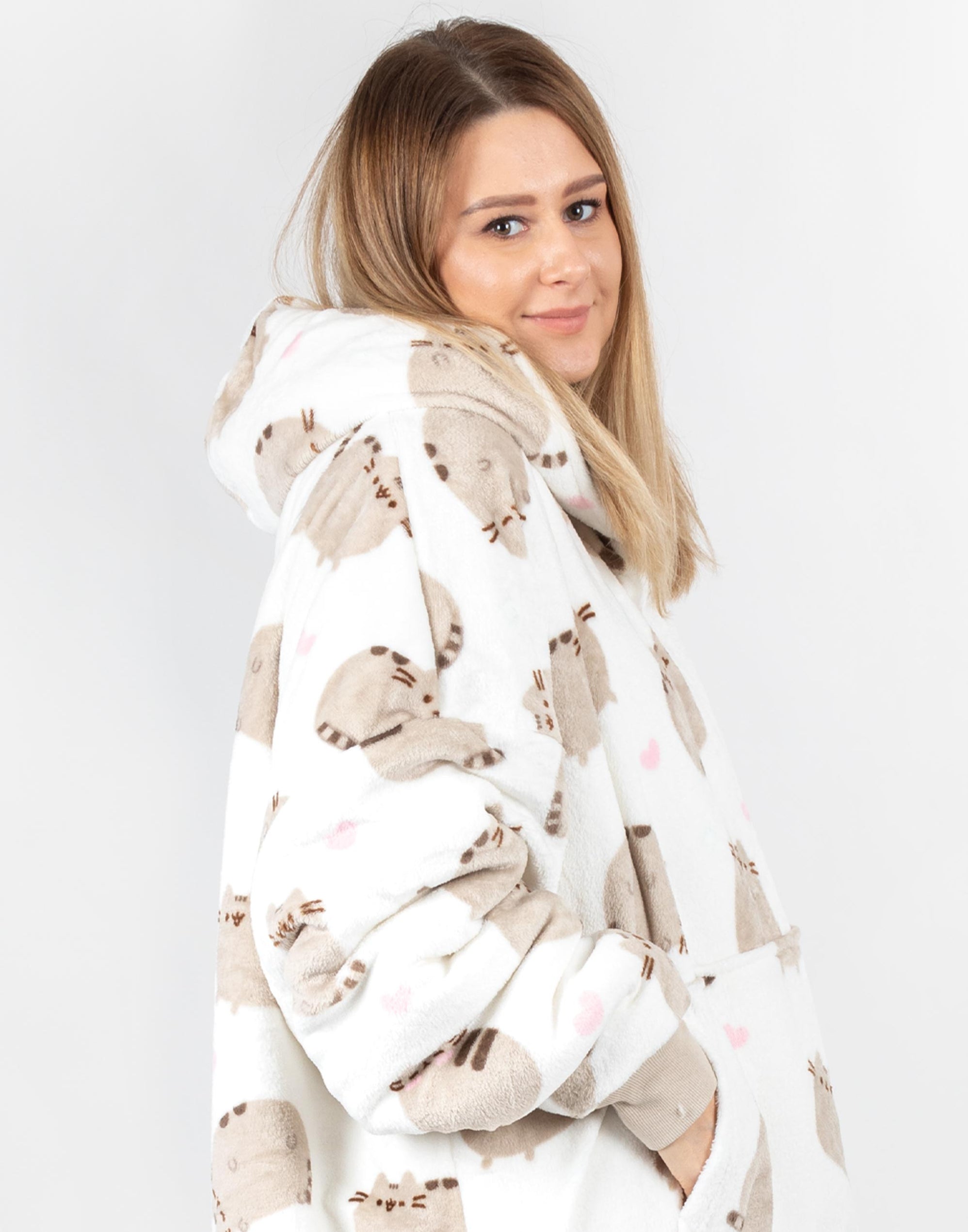 Pusheen The Cat Adult 'VUddie' Oversized Blanket Hoodie — Vanilla ...